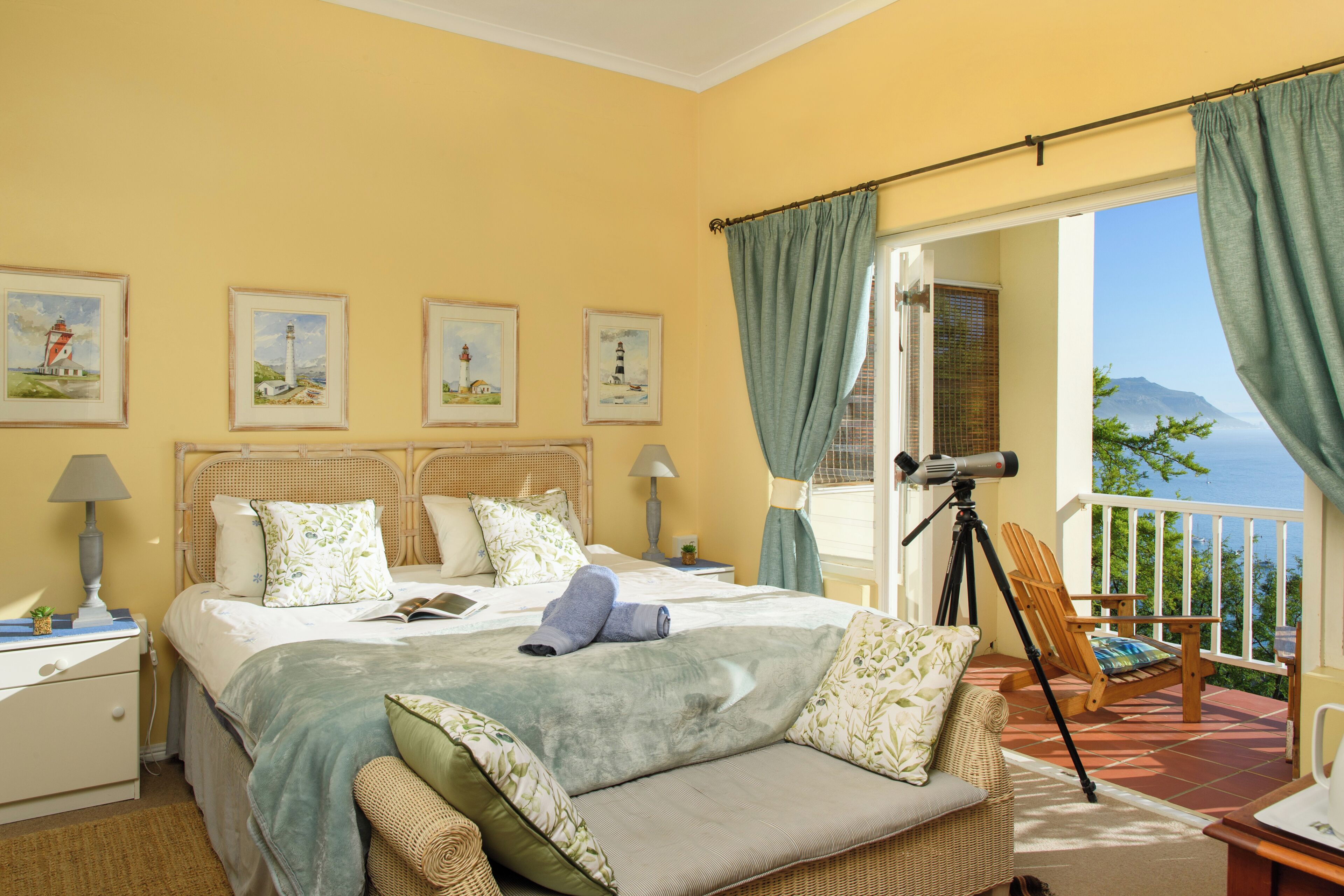 Roupas de cama premium, cofres nos quartos, individualmente decorados