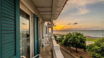 Suite Familiar, 1 cama king-size, vista para o mar (Duplex) | Vista para a praia ou o mar