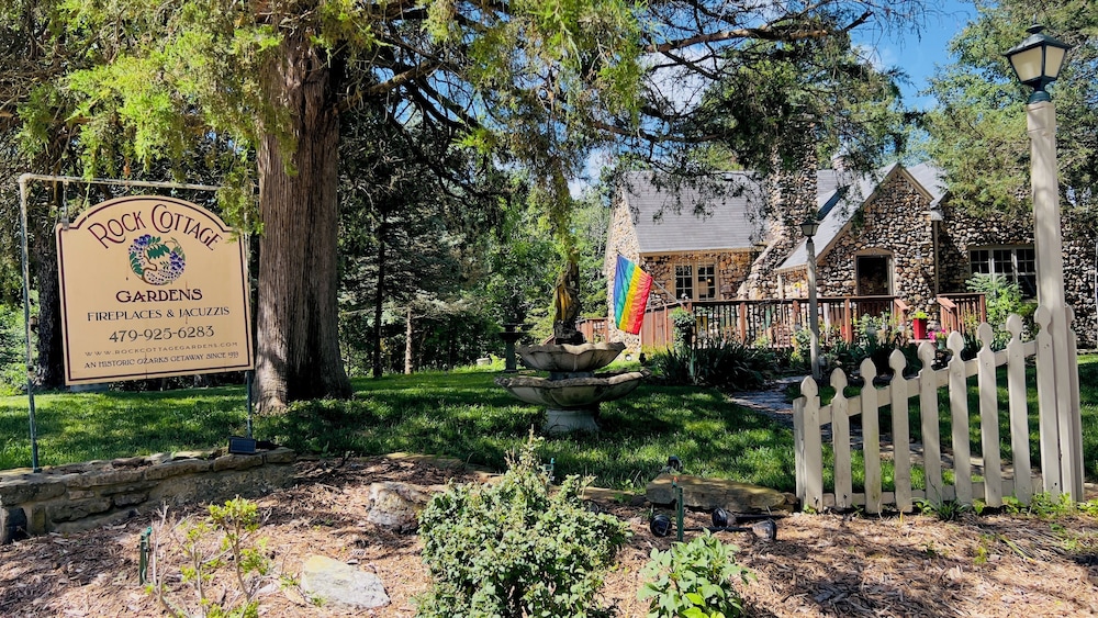 Rock Cottage Gardens B&b - Arkansas