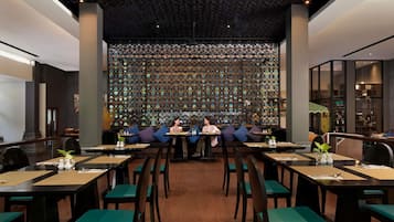 Café da manhã com buffet todos os dias (THB 412 por pessoa)