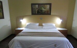 Quarto Standard, 1 cama queen-size | Roupa hipoalergénica, camas de colchão Select Comfort 