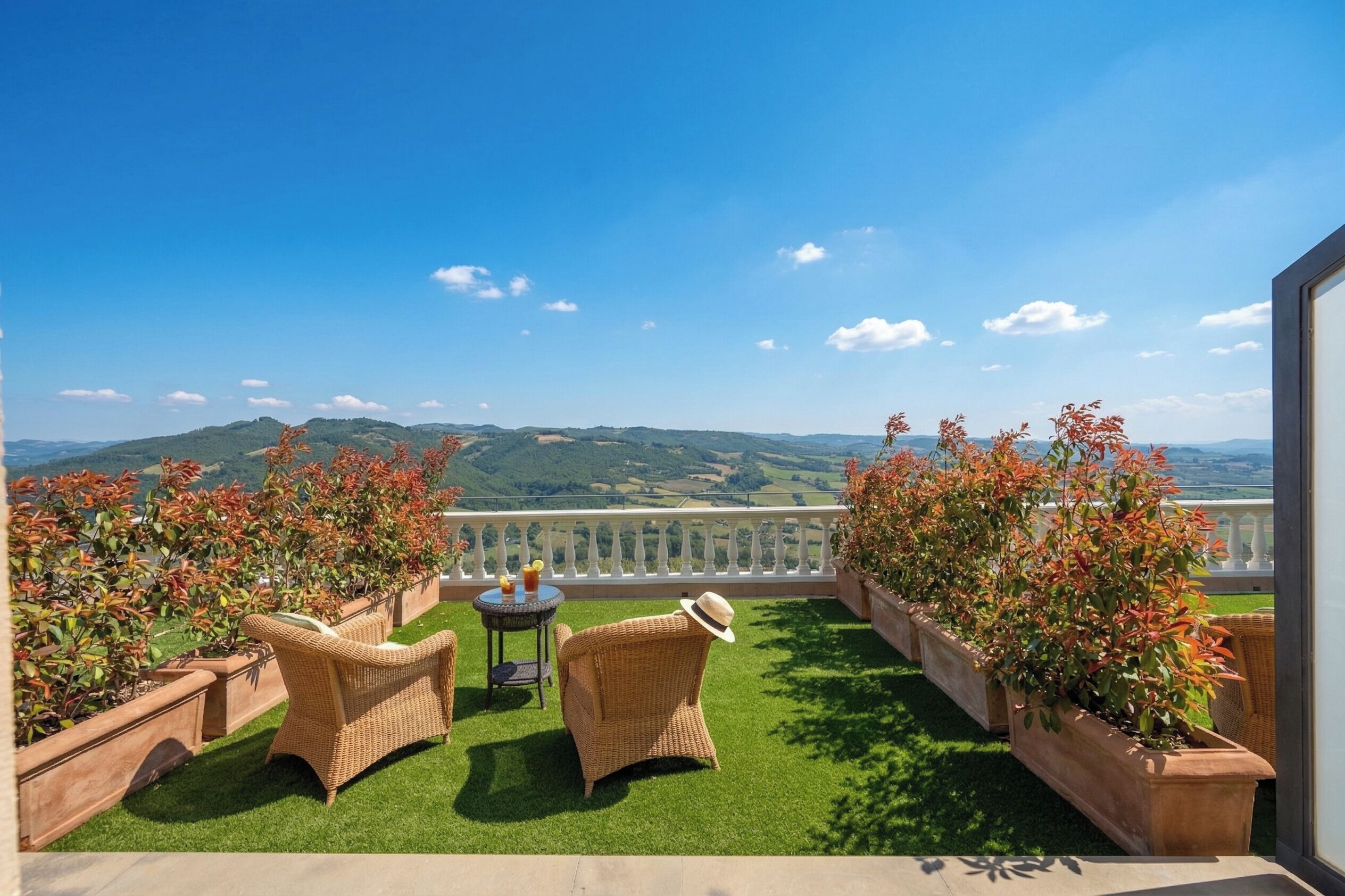 Quarto superior, vista para a colina | Terraço/pátio