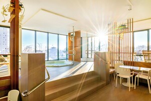 Tratamentos corporais, massagens de pedras quentes 