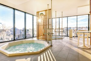 Tratamentos corporais, massagens de pedras quentes 