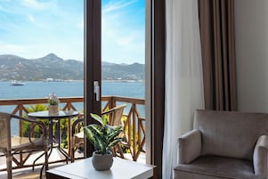 Connection Room Sea View | Roupa de alta qualidade, camas de colchão Select Comfort, minibar