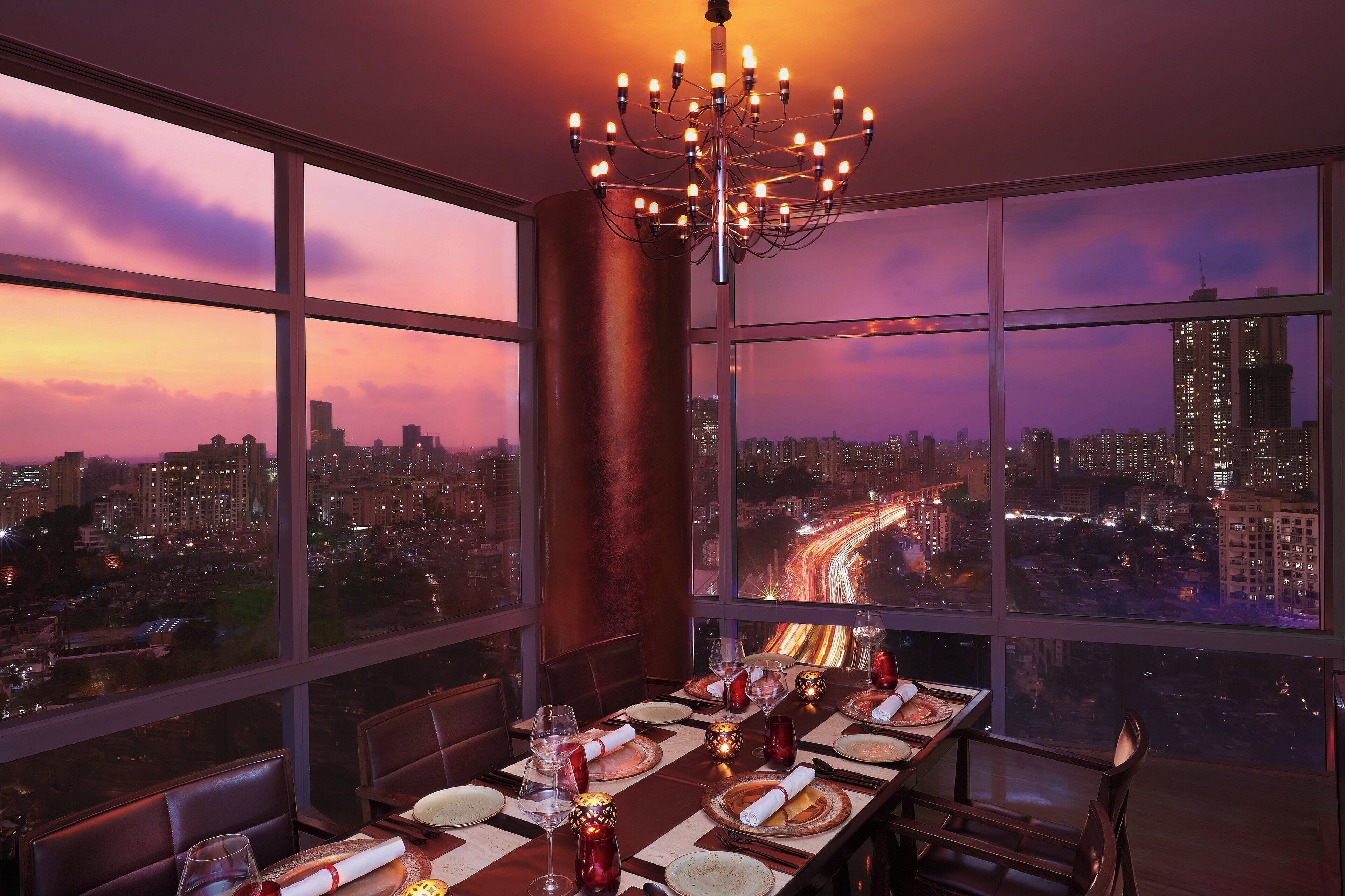 3 restaurantes, é servido café da manhã