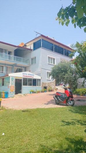 Área para churrascos e piqueniques