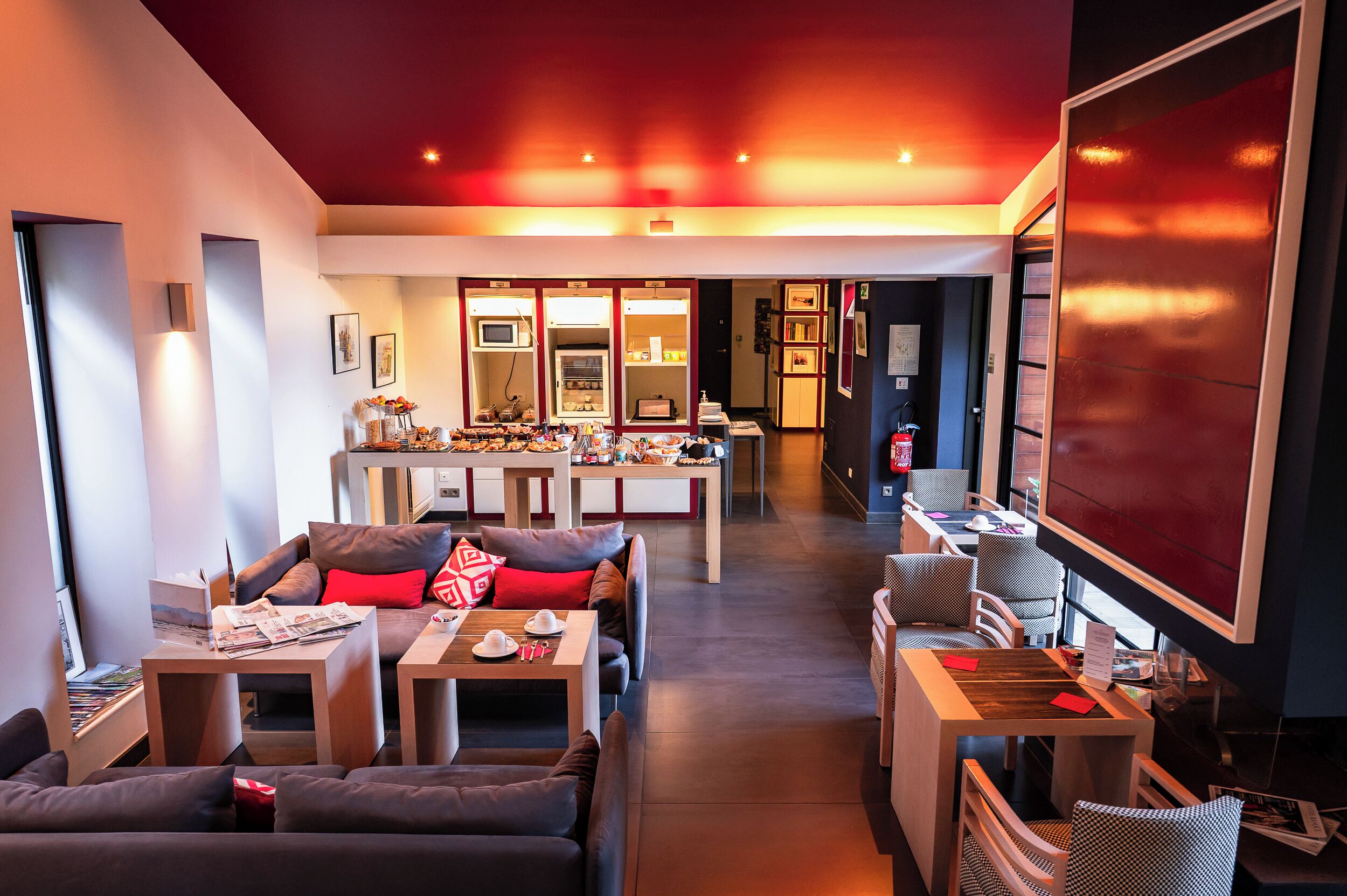 Café da manhã com buffet todos os dias (EUR 18 por pessoa) 