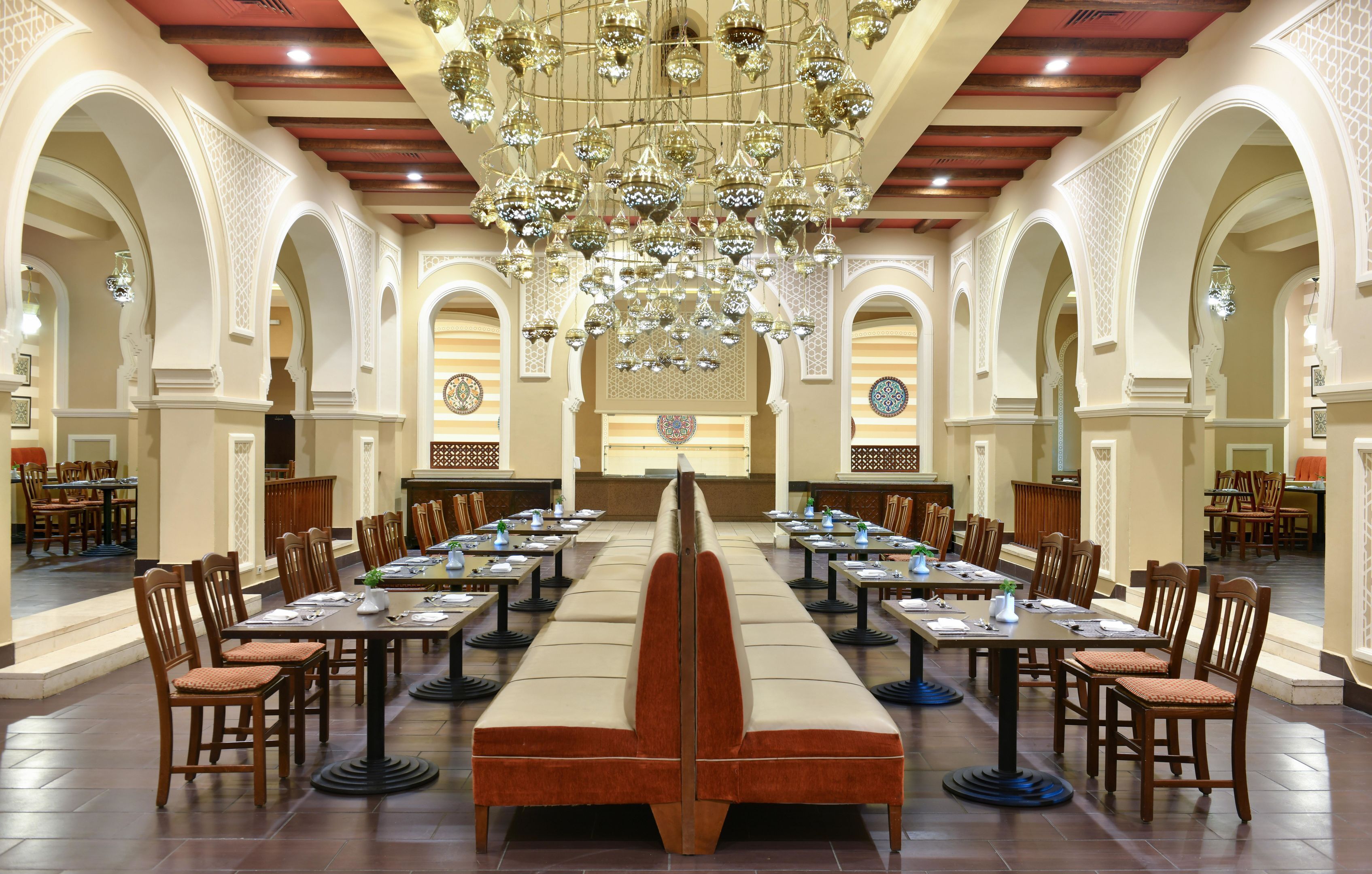 9 restaurantes: servem pequenos-almoços, almoços e jantares