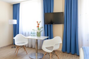 Roupas de cama premium, individualmente mobiliados, escrivaninha