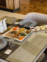 Café da manhã, almoço e jantar