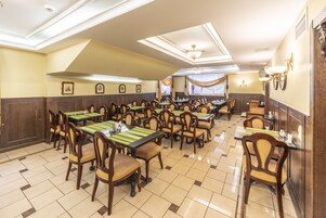 Café da manhã para viagem todos os dias mediante uma taxa