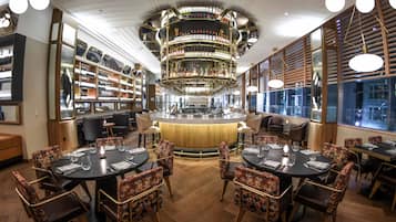 2 restaurantes, café da manhã, culinária americana