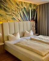 Quarto Duplo Comfort | Secretária, cortinas/cortinados opacos, Wi-fi grátis 