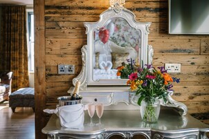 Suite de Luxo, banheira de hidromassagem | Lençóis de algodão egípcio, roupa de alta qualidade 