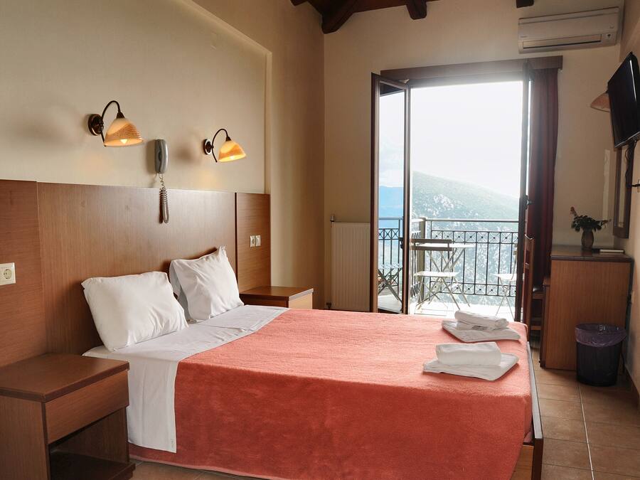 Secretária, Wi-fi grátis, roupa de cama fornecida