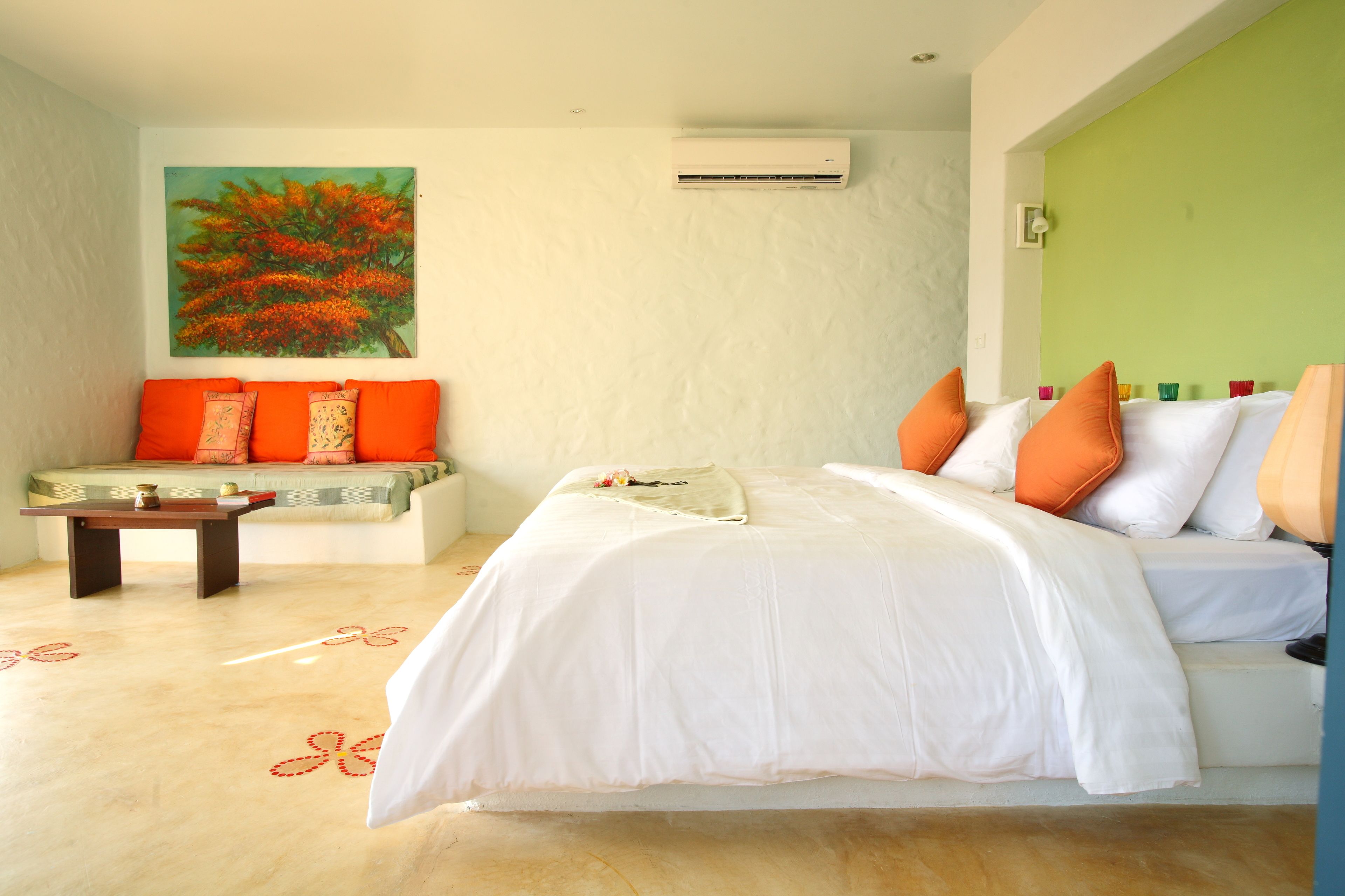 Roupas de cama premium, camas Select Comfort, frigobar