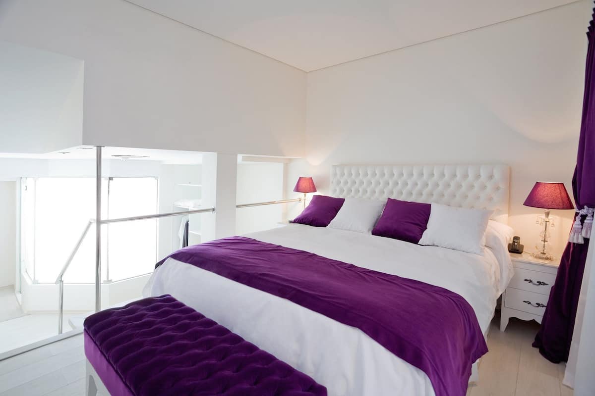 Suite Sénior, 1 cama king-size | Roupa de alta qualidade, camas de colchão pillowtop, cofre no quarto