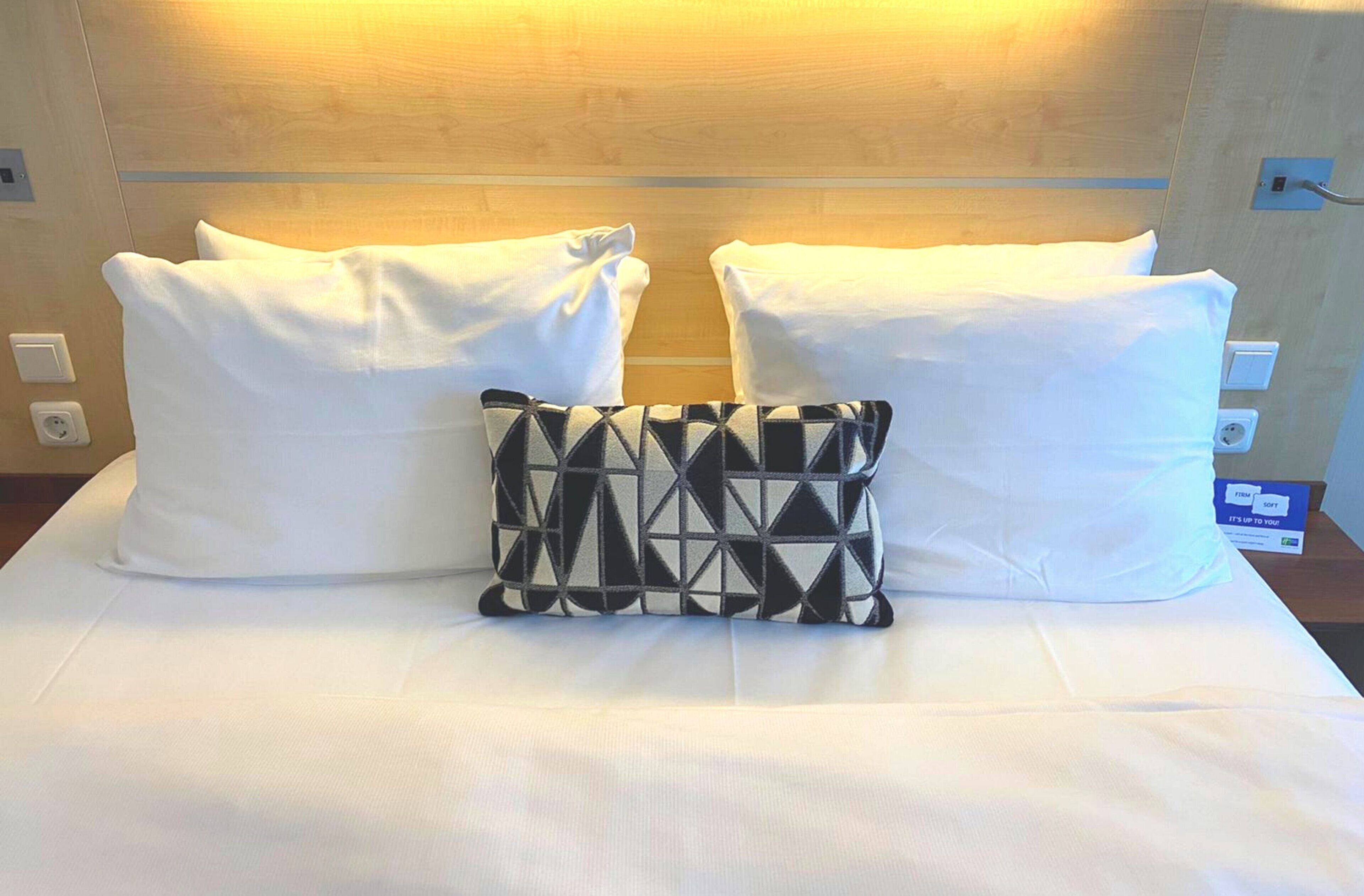 1 quarto, roupas de cama antialérgicas, escrivaninha