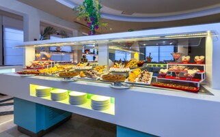 Café da manhã com buffet grátis