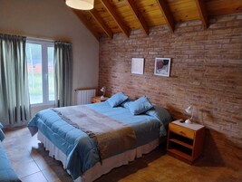 Quarto Duplo | Minibar, Wi-fi grátis, roupa de cama fornecida