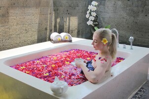 Tratamentos corporais, tratamentos faciais, 2 salas de tratamento