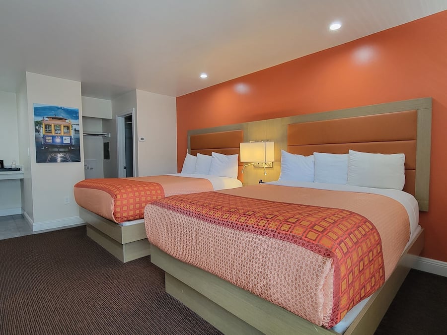 Quarto Premium, 2 camas queen-size | Roupa hipoalergénica, secretária