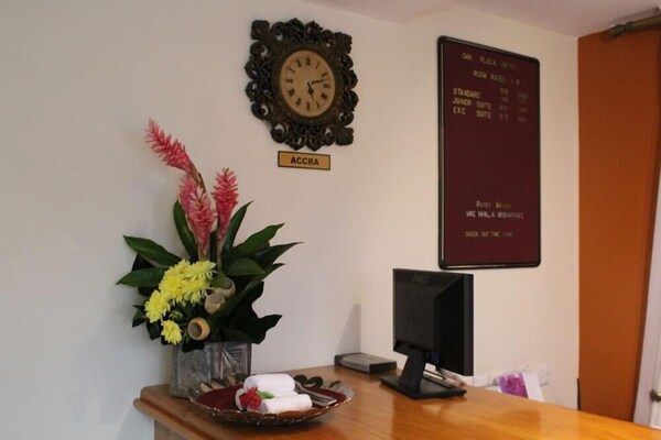 Oak Plaza Hotel - East Legon - Accra