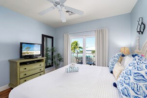 Condo premier, 2 quartos, 2 banheiros, vista para a cidade (unit 303) | Roupas de cama premium, individualmente decorados