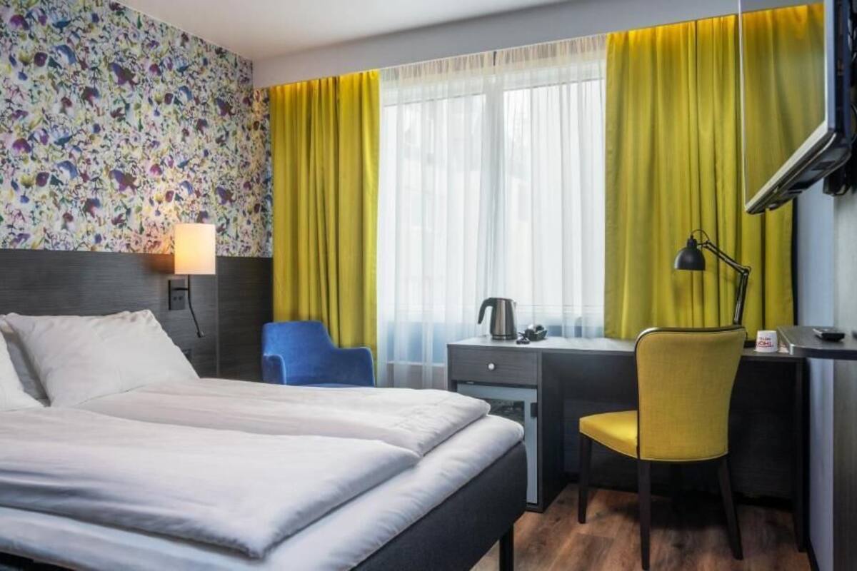 Roupa de alta qualidade, camas de colchão pillowtop, minibar 