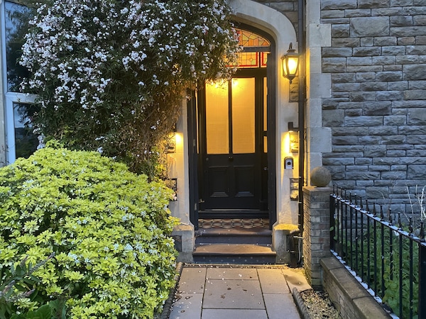 Number One Hundred B&b - Cardiff