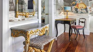 Suite Royal, várias camas | Lençóis de algodão egípcio, roupa de alta qualidade