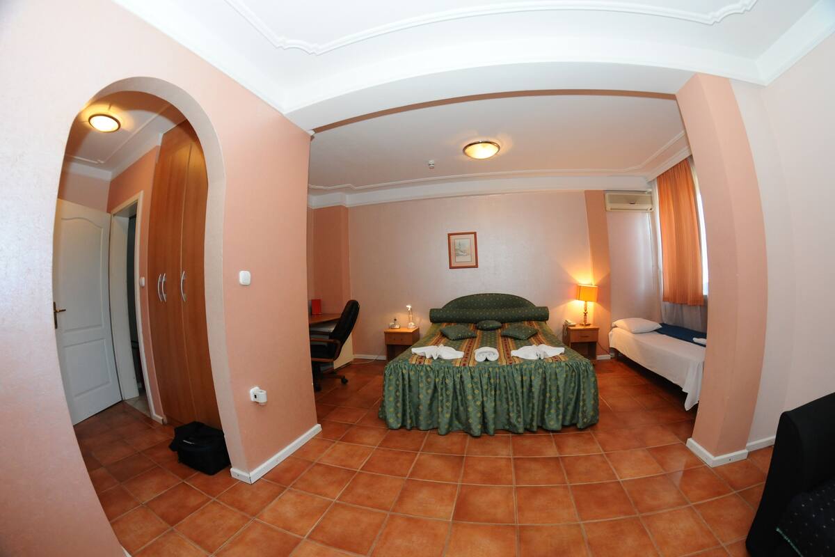 Apartamento Standard | Roupa hipoalergénica, cofre no quarto, secretária, Wi-fi grátis