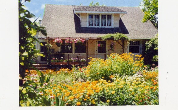 Hollyhock Country House - Sonoma, CA