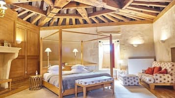 Suite (Castle) | 1 quarto, roupa de alta qualidade, minibar, cofre no quarto