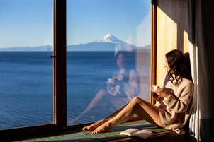 Quarto casal standard, 1 cama de casal, vista para o lago | Cofres nos quartos, quartos à prova de som, Wi-Fi de cortesia