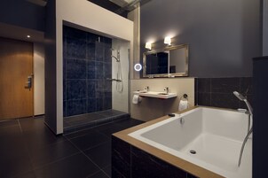 Suíte | Cofres nos quartos, individualmente decorados