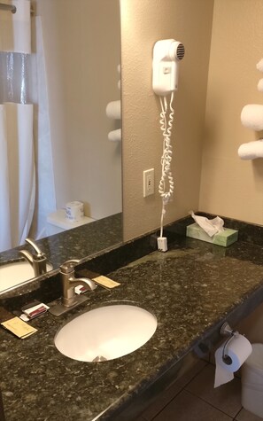 Royal Inn Eugene Reviews, Deals & Photos 2023 - Expedia