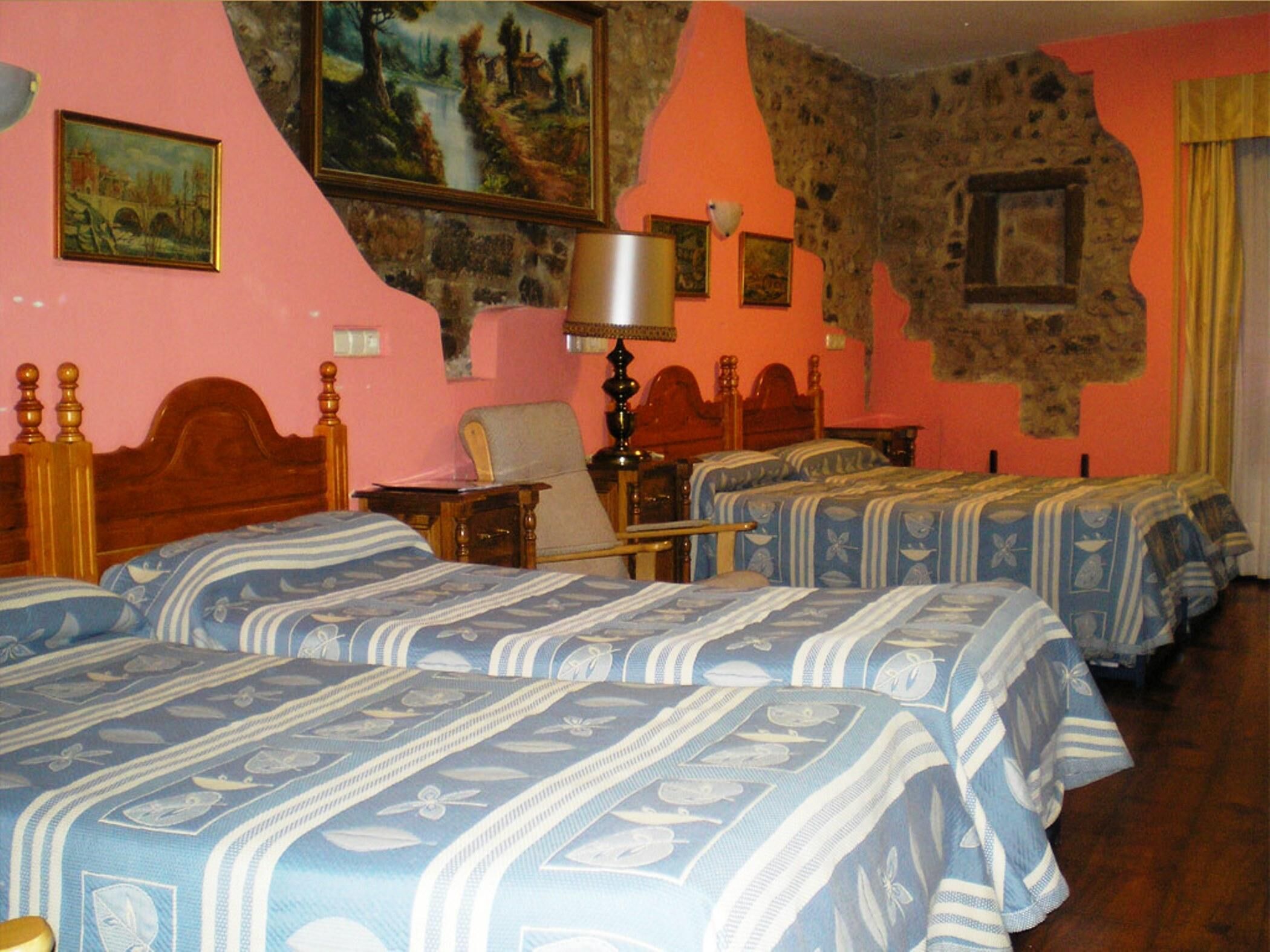 Minibar, cofre no quarto, quartos insonorizados, Wi-fi grátis 