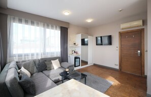 Quarto casal luxo, 1 cama King, vista para o mar | Roupas de cama premium, edredons de pluma