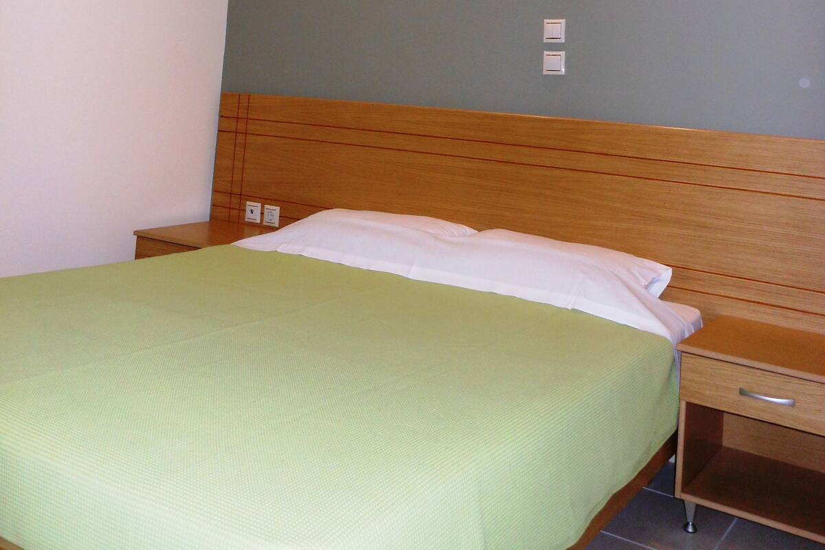 Secretária, cortinas/cortinados opacos, quartos insonorizados