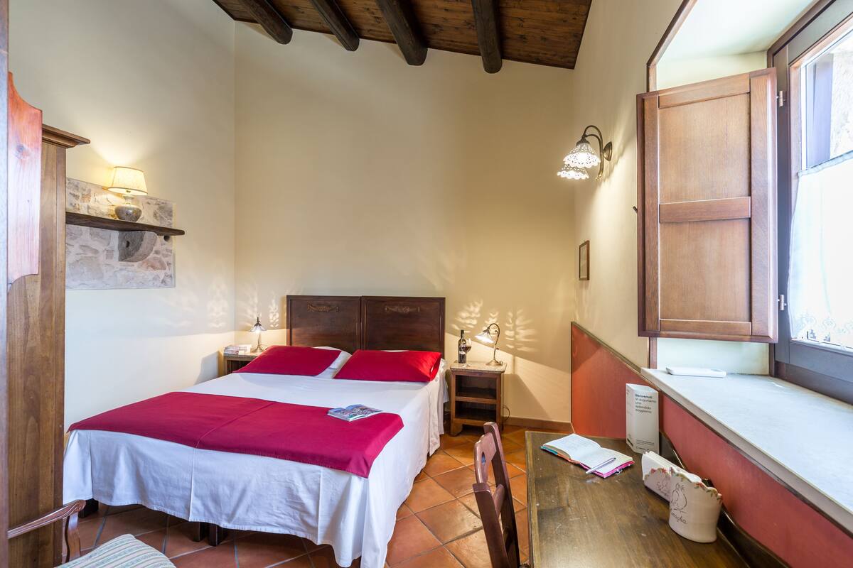 Quarto casal ou duplo | Roupas de cama premium, frigobar, cofres nos quartos, escrivaninha