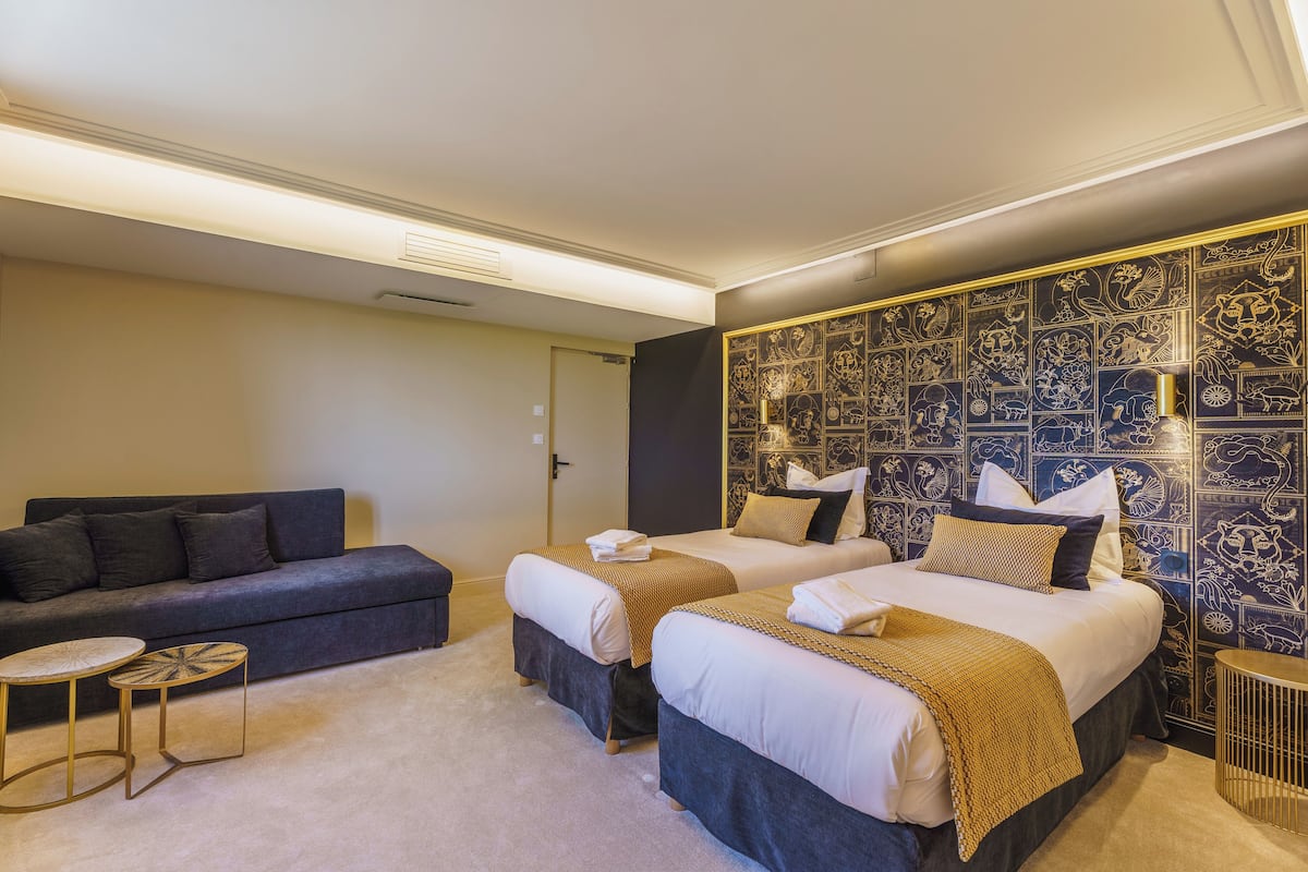 Quarto casal superior | Escrivaninha, Wi-Fi de cortesia, roupa de cama