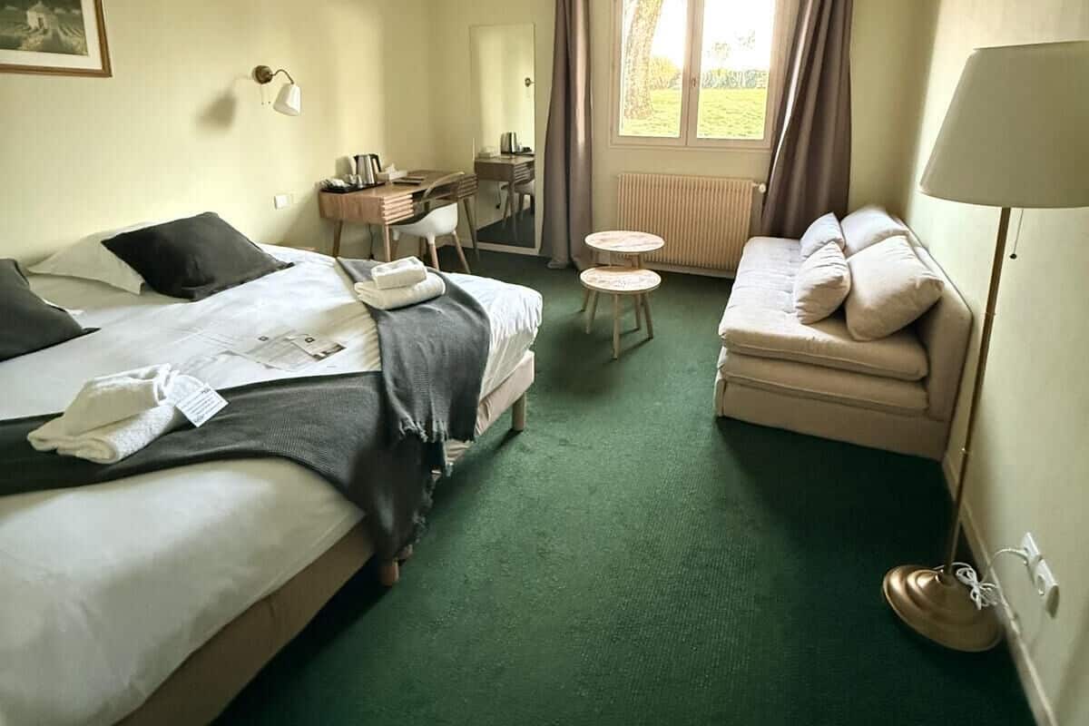 Quarto triplo | Escrivaninha, Wi-Fi de cortesia, roupa de cama