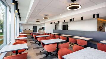 Pequeno-almoço tipo buffet diário incluído