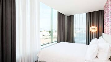 Suíte | Roupas de cama premium, camas com colchões pillow-top, frigobar