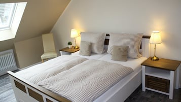 Quarto Duplo Comfort | Cofre no quarto, secretária, berços/camas para crianças grátis