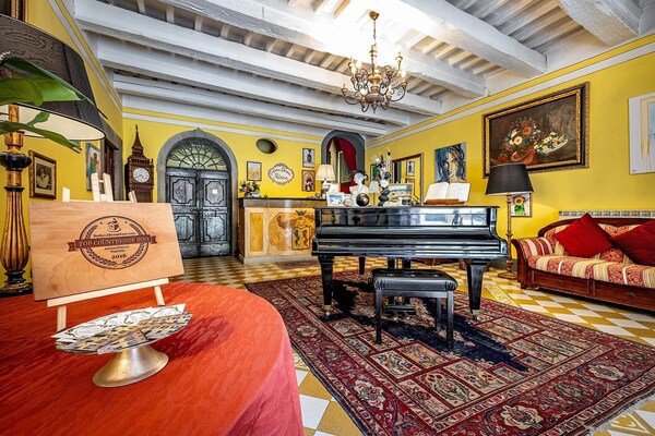 Antica Dimora Patrizia - Montecarlo, Italy