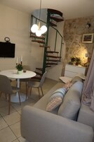 Apartment for 2 people with kitchen | Sala de estar | Televisor LCD