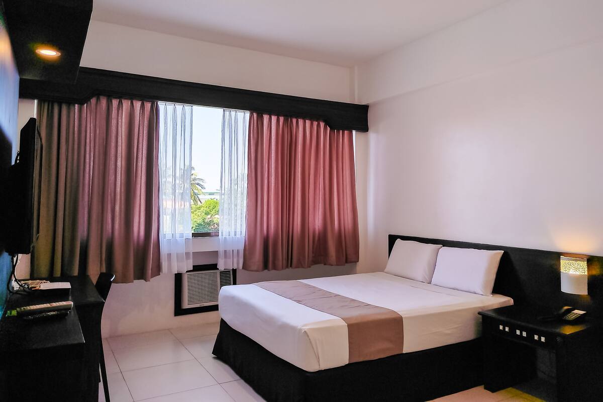 Quarto Premier | Minibar, secretária, camas desdobráveis, Wi-fi grátis